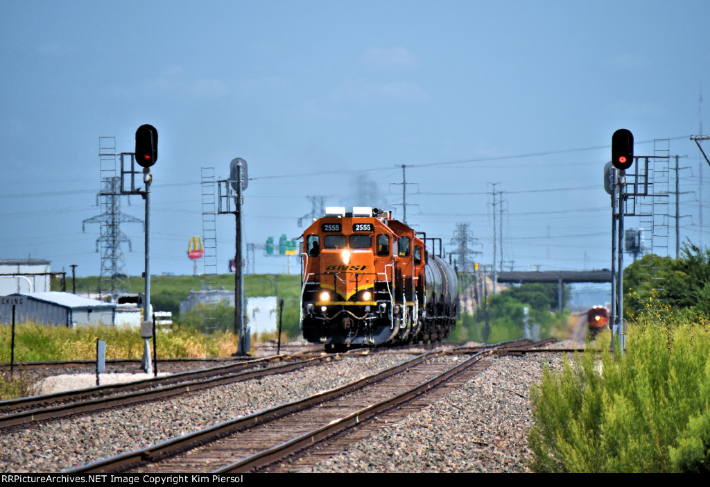 BNSF 2555 NB BNSF Wichita Falls Sub